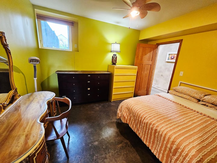 Entire 2br Apt By Iit. Green & Red Line. Parking. - Chicago