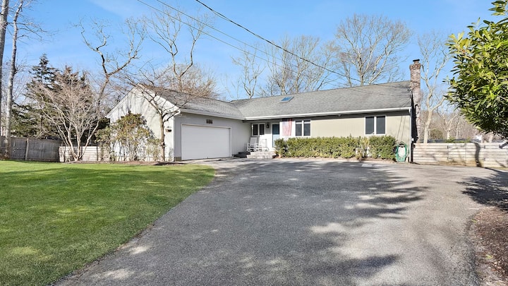 Entire House-springs Family Friendly Home Near All - East Hampton, NY