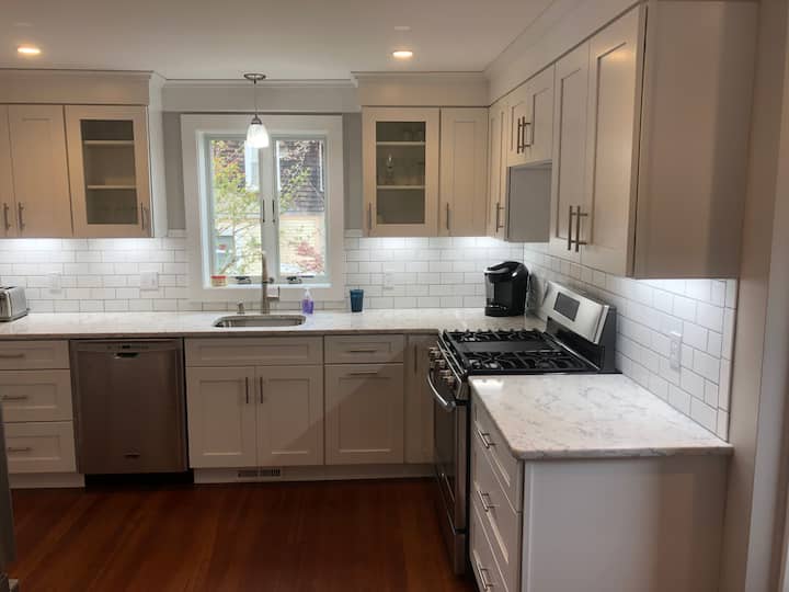 Cute Home In The 5th Ward W/ Ac - Jamestown, RI