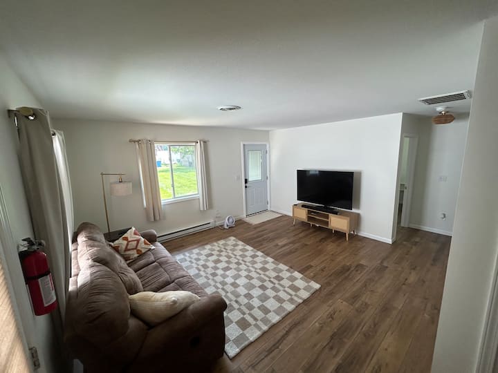 The Luxe Air Bnb - Quincy, IL