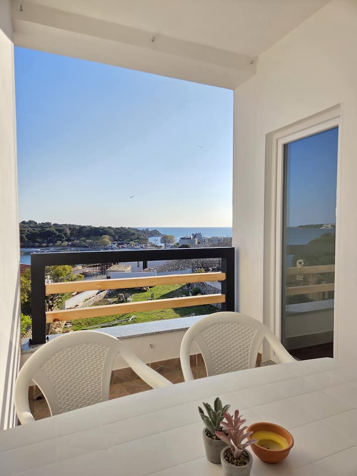 Apartment Lea / Beautiful Sea View Pula Stoja - Pula
