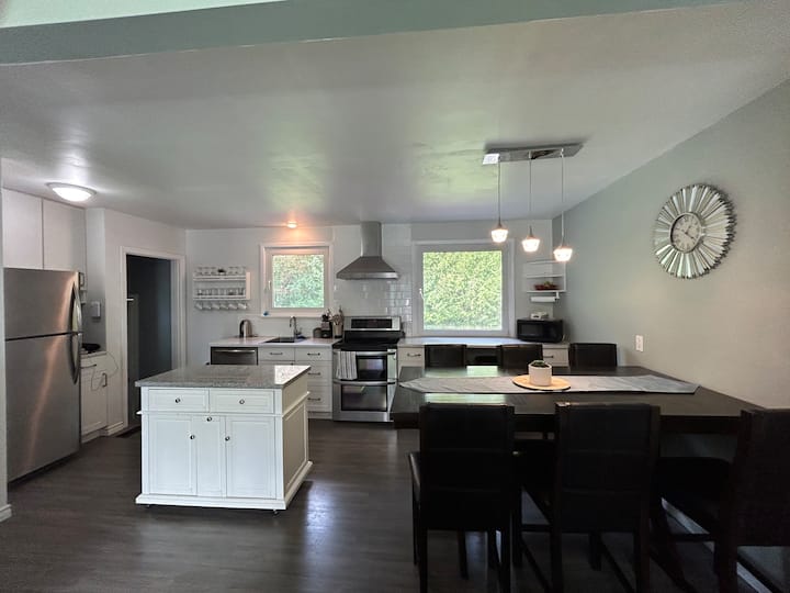 Beautiful Home In Peterborough - Peterborough, ON, Canadà