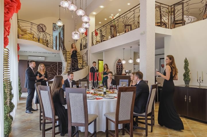 Vila Cu Terasa, Grill & Jacuzzi: Grădina Cu Vișini - Cornu