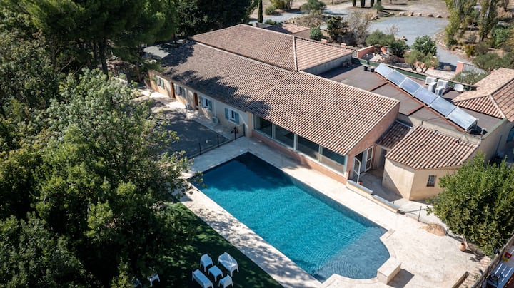 Le Mas Des 7 Fonts : 4 Gîtes + Suite, Grande Salle - Pézenas