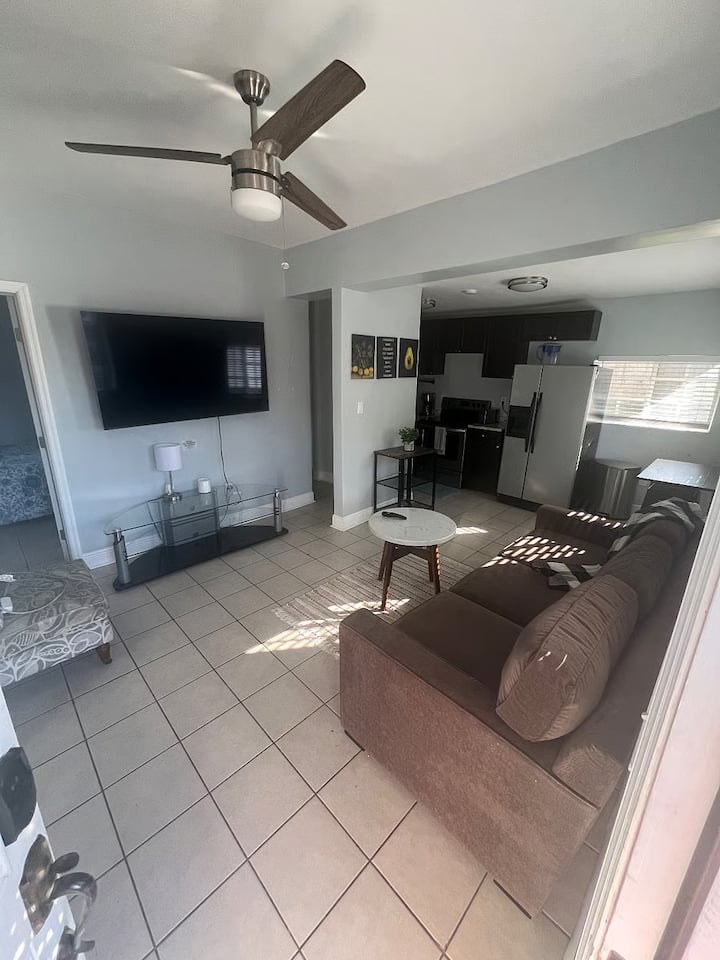 Entire Home, 2 Bedrooms - Centrally Located In Mia - Miami