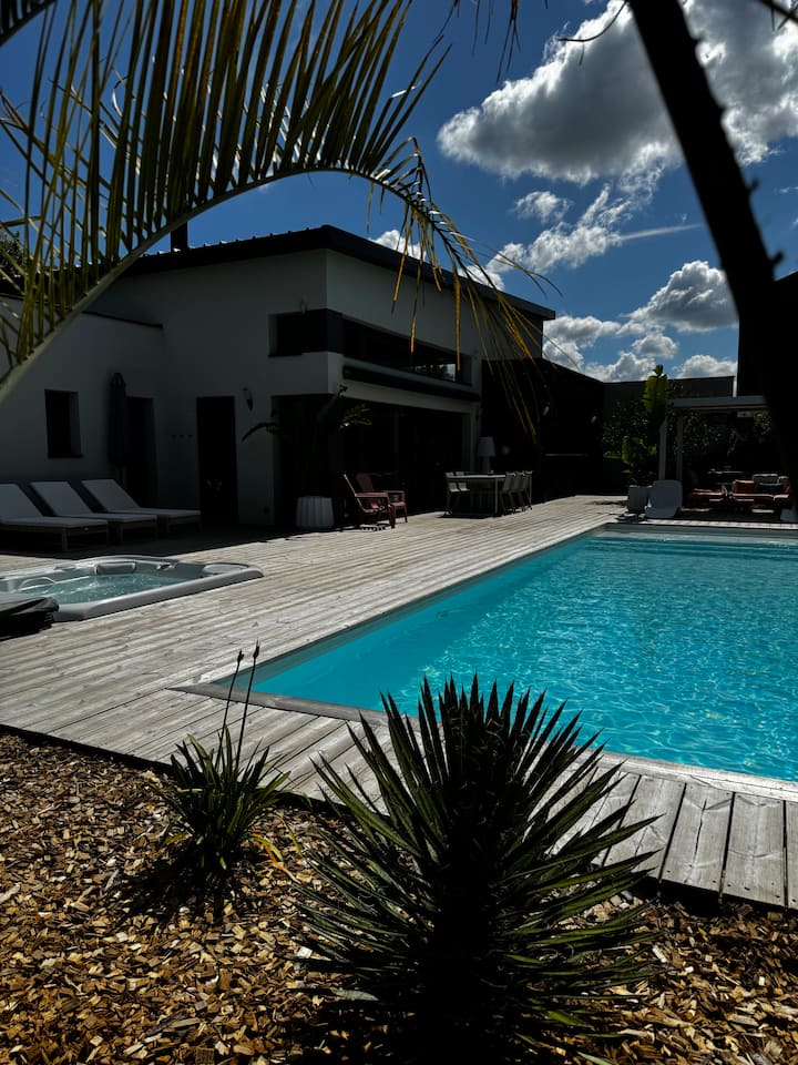 Maison Avec Spa, Piscine Chauffée, Salle De Sport - アンジェ