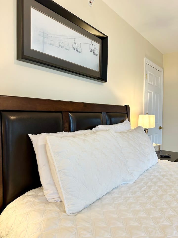 Slopeside Retreat • Hiking, Lakes, Shopping Nearby - Maine