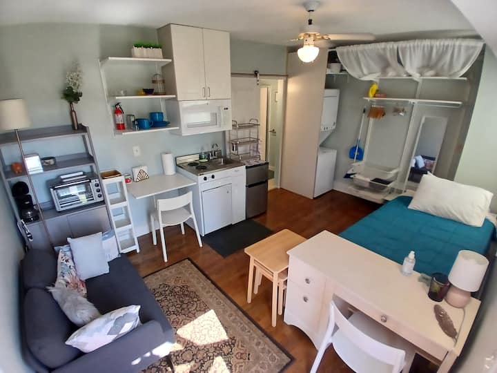 Cozy Studio: Inviting, Work-and-play Neighborhood - Kansas City