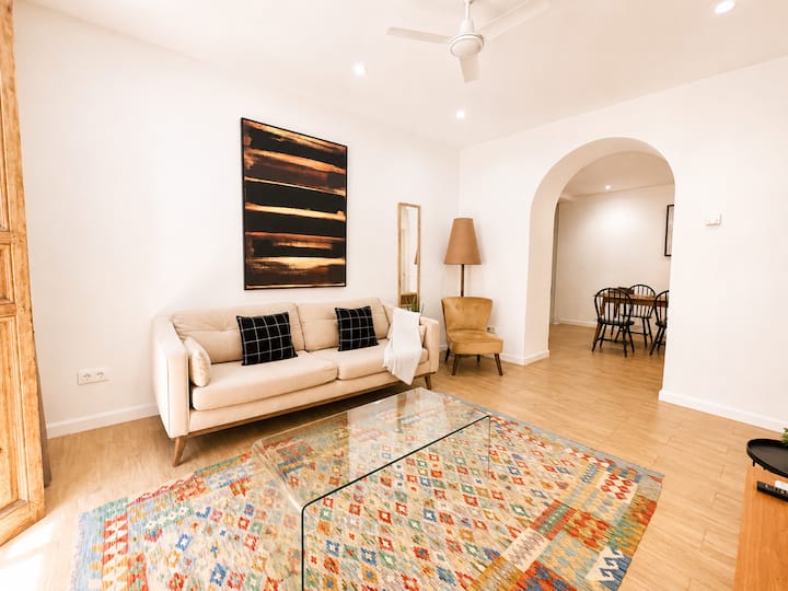 Large Apartment In Malasaña | 3 Bedrooms | 2 Bath - Madrid