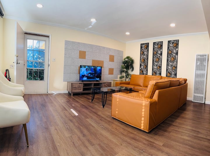 2 Br Cozy & Quiet House Near Lax/sofi/beach - Gardena, CA