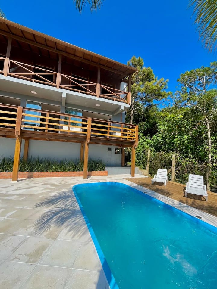 Casa Completa Com Piscina E Visual / Praia Do Rosa - Imbituba