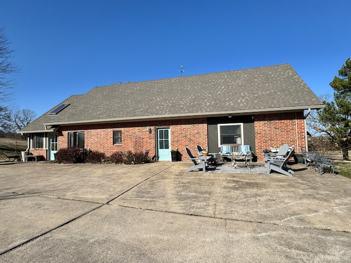 Serenity Cottage - Fayetteville, AR