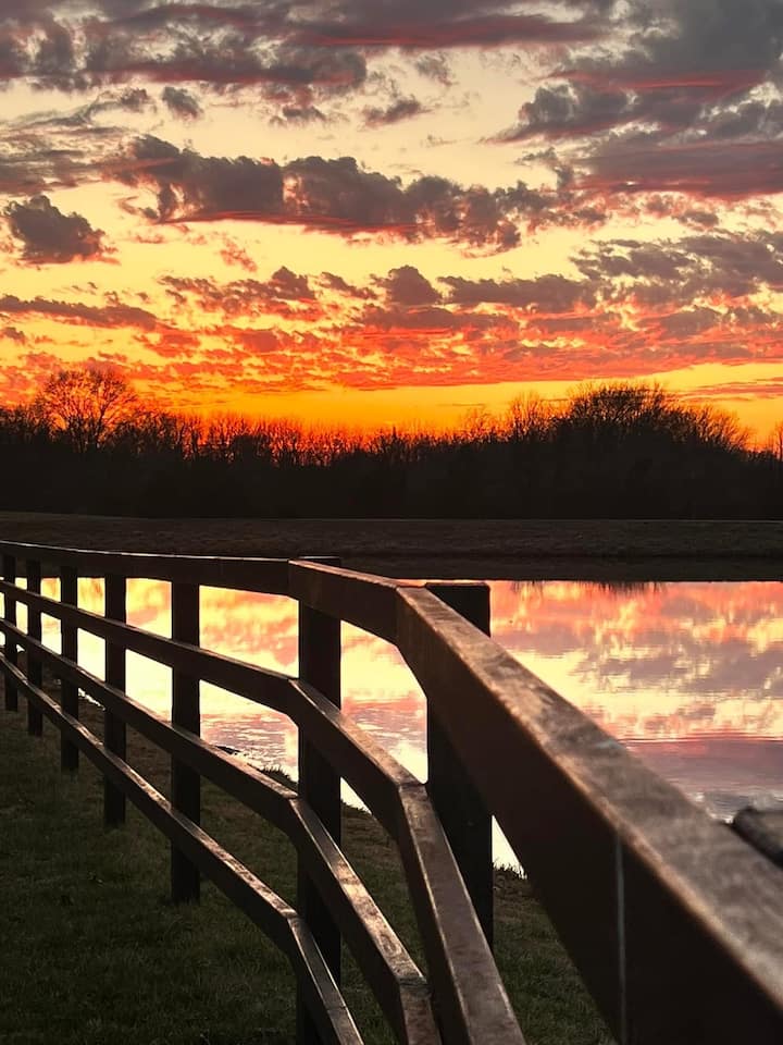 The Garden Gate – Private Entrance Suite - Fayetteville, AR