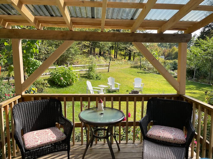 Sunny Side Airbnb (Dog Friendly) - Quechee, VT