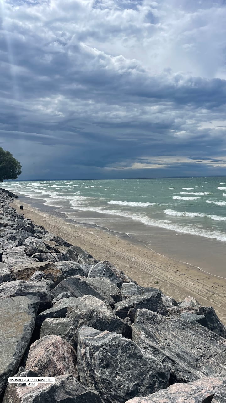 Wyldewood Lakeview Cottage - Port Colborne