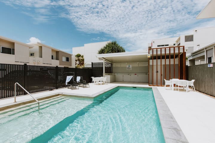 Contemporary Coolum Beach Abode - Coolum Beach