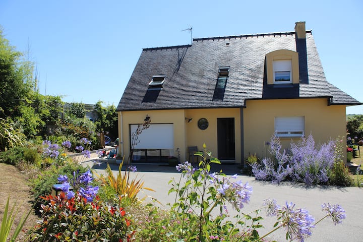 Maison"penn Ar Bed" Vue Mer Et Proche De La Plage - Plogoff