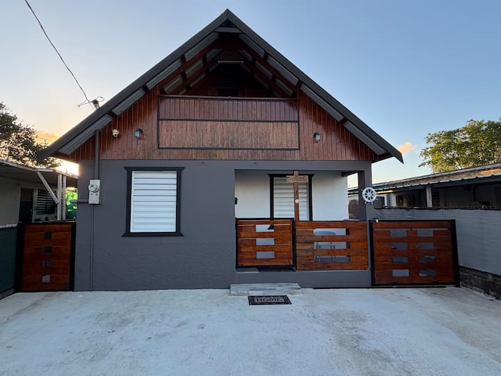 Walk To Rest & Beach / Private Pool & Backyard Ac - Puerto Rico