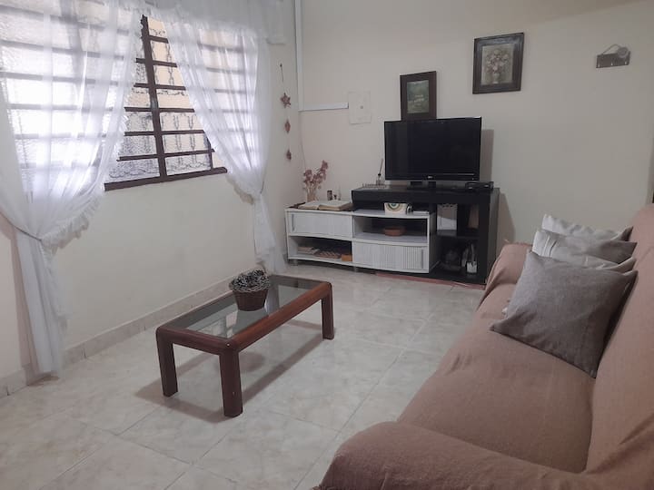 Casa Espaçosa  Ao Lado Do  Hospital  São Francisco - São José dos Campos