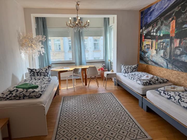 Geräumiges Zwei Bis Vierbettzimmer - Karlsruhe