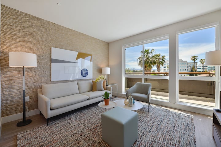 Modern One Bedroom In Resort-style Community - Los Altos, CA