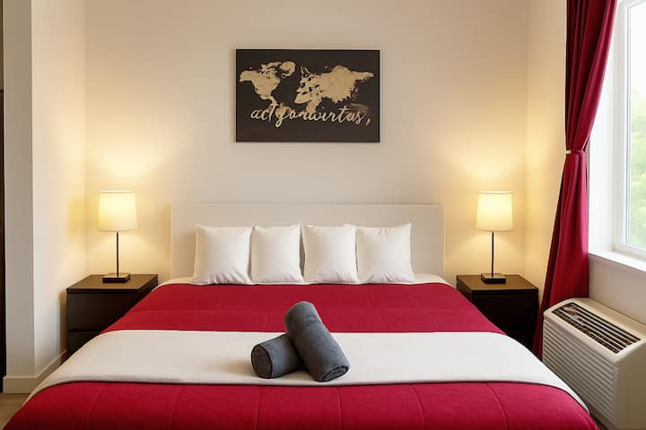 King Suite •Garage Parking • Gym • Near Msp & Moa - Edina