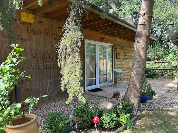 The Hive Secluded, Self Catering Studio Chichester - Chichester