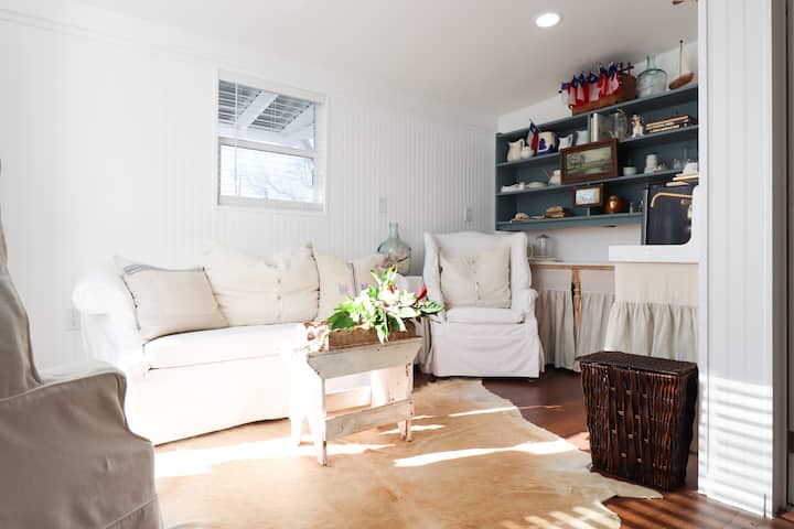 Quaint English-style Guest Cottage In Frisco, Tx - Frisco, TX