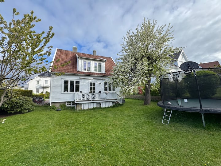 Sjarmerende Sørlandsvilla Nær Sentrum /Dyreparken - Kristiansand