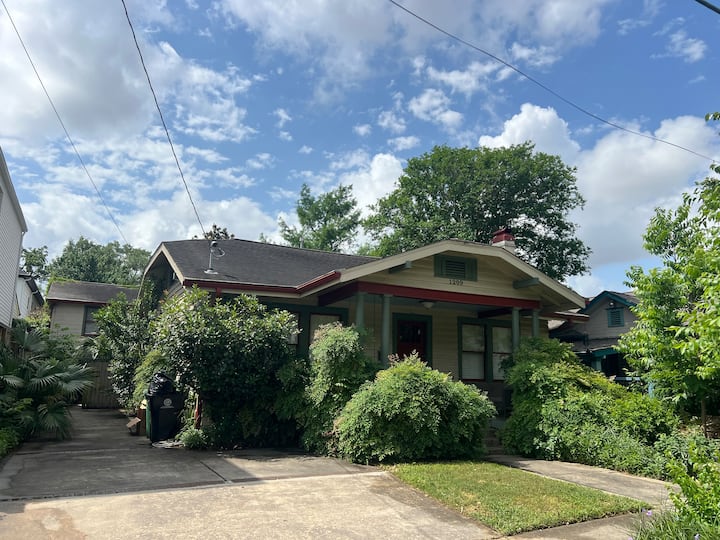 Montrose Grey Gardens - Houston, TX