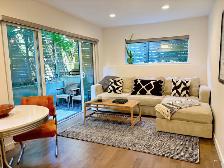 ★  Modern Division Street Hideout ★ - Portland, OR