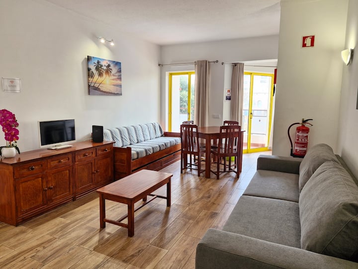 Wood & Waves Corner | 3 Beds • 5 Min Beach • Wifi - Portimão