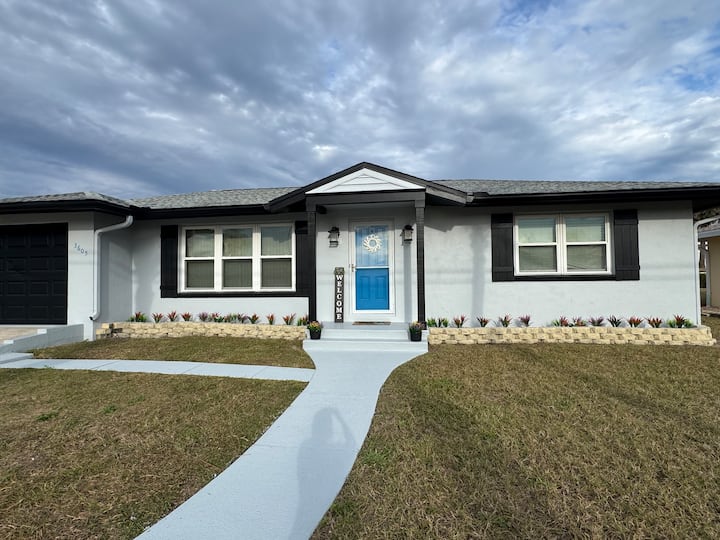 Beach House 1 Block From The Beach! - Port Orange, FL