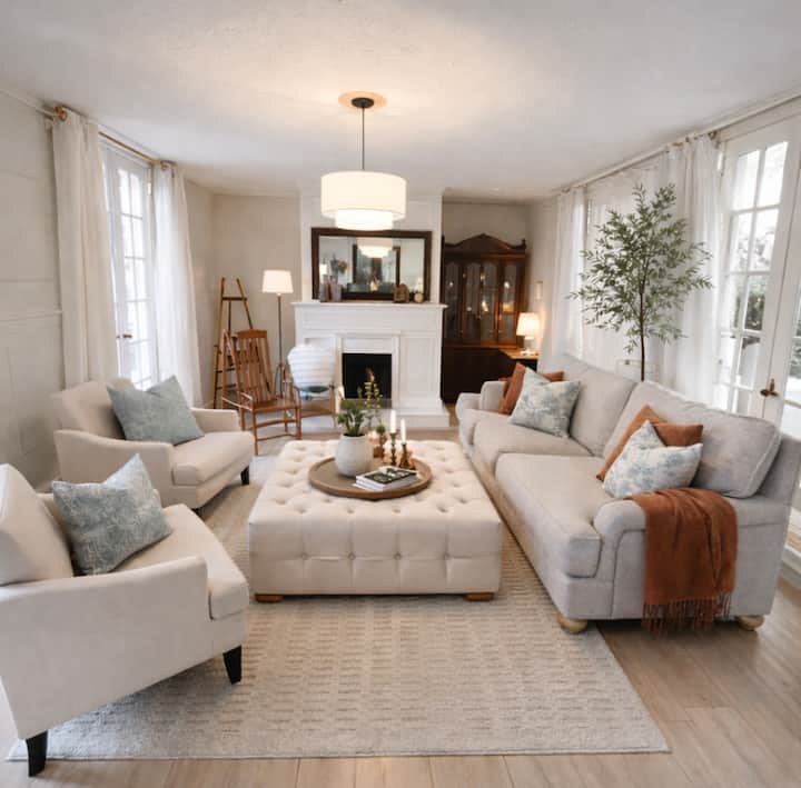 Boutique Cottage Courtyard Retreat & Atrium - Abilene, TX