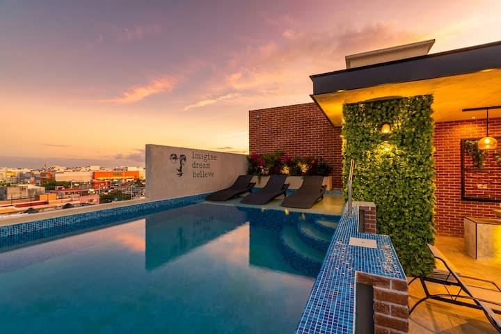 Suited For Digital Nomads | Ac | Hot Water| Chair - Playa del Carmen