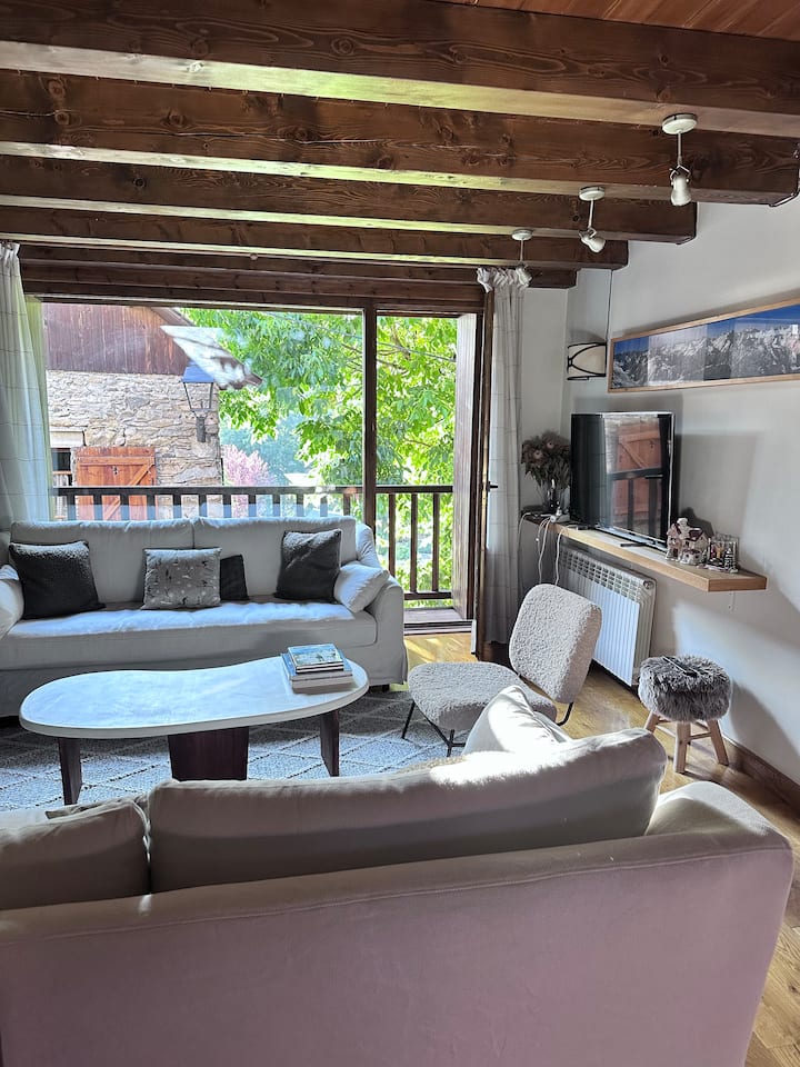 Cozy Cottage In Salardú - 
