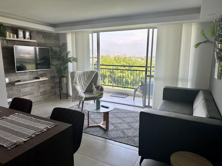 Stunning View From Luxury Condo! - Cali