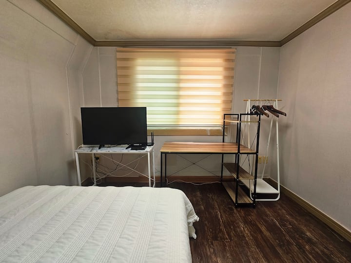 임당동 Sbs 투룸
영남대역 . 임당역 도보15분거리.위생소독철저 - 경산시