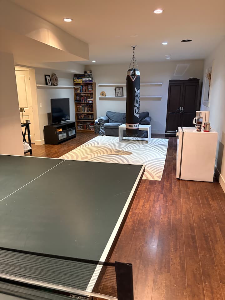 Private Suite For 3 ~ At Peace Arch Park - White Rock