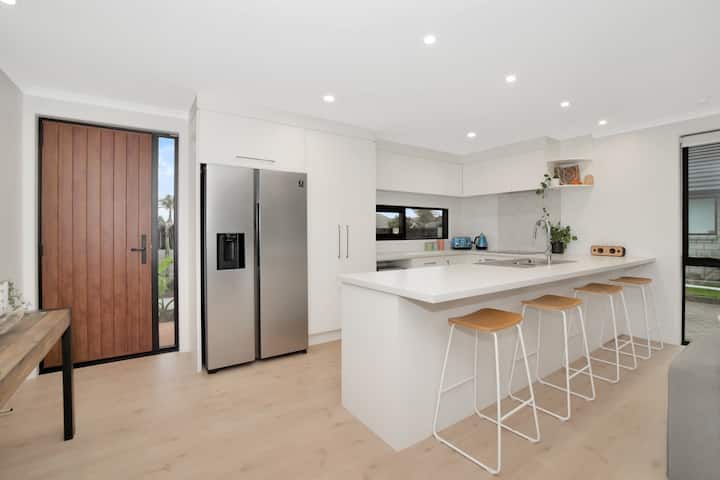 Stylish 3-bed Coastal Stay | Near Beach & Mount - 芒格努伊山