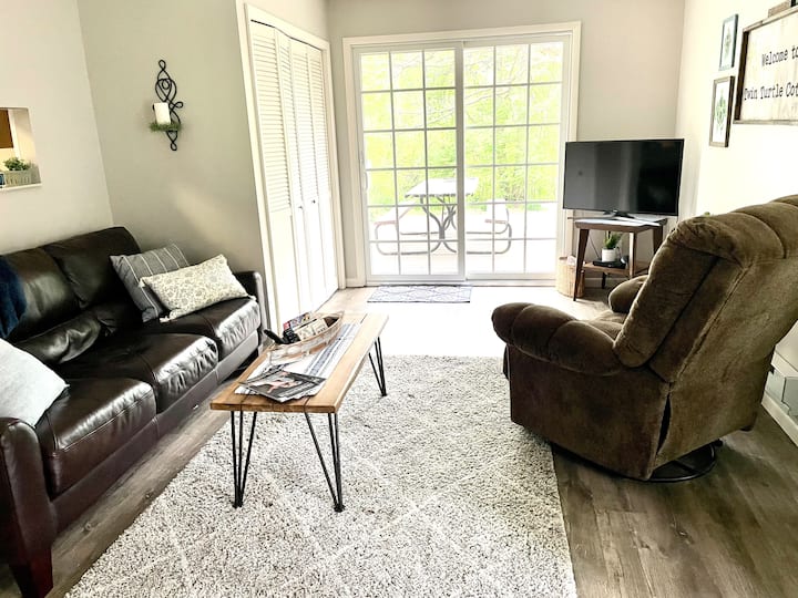 Peaceful, Relaxing And Cozy Vintage Style Cottage - Sturgis, MI