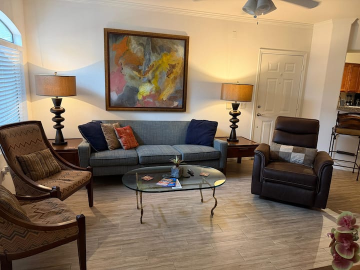 Refined North Scottsdale Condo For All Seasons - Scottsdale, AZ