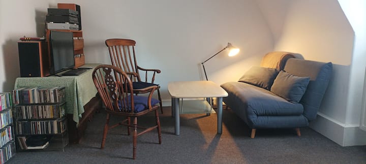 Schöne Dachgeschosswohnung In Zentraler Lage - Leverkusen