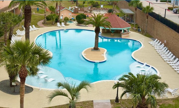 Beachlife At Maravilla - Galveston, TX