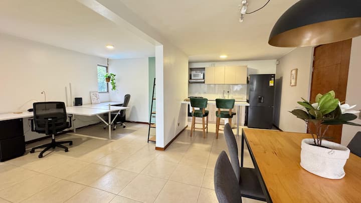 2 Bd | 2 Desk Wifi 500mb | Peaceful In El Poblado - Medellín