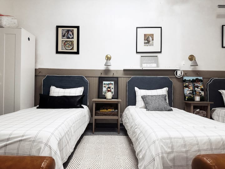 Perfect For Disney, Little Saigon, S.ca Attraction - Huntington Beach, CA