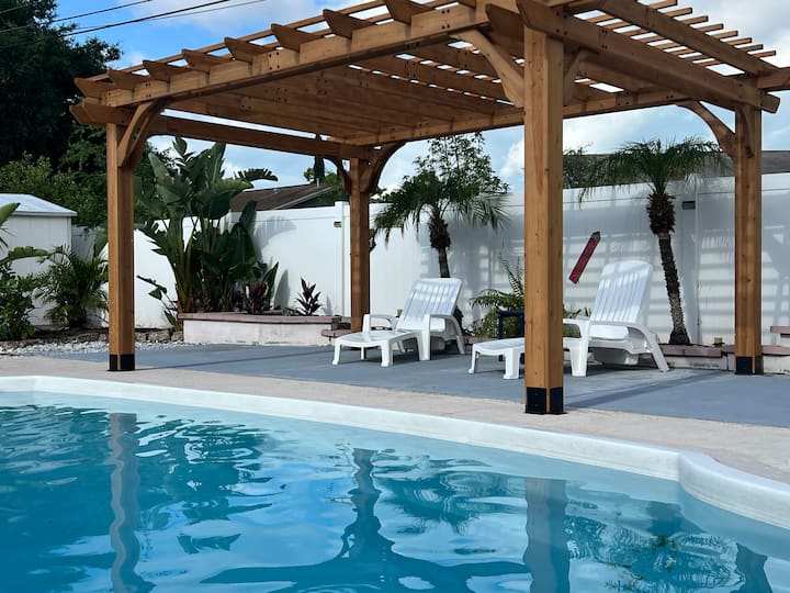 Tropical Backyard Heated Pool House Close To Beach - Largo, FL