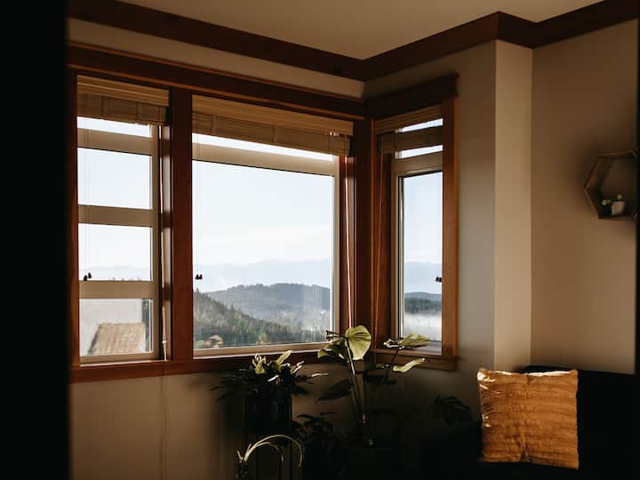 Smoky Mountain Retreat-peaceful & Private Stay - Sooke