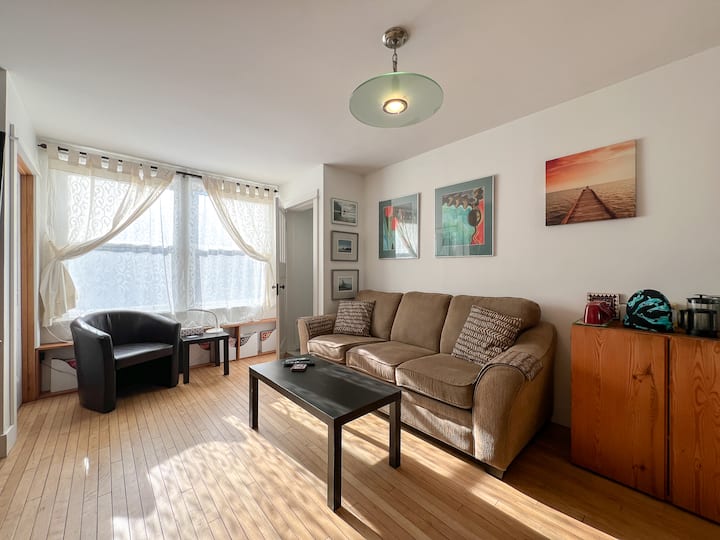 Comfy, Old City 2 Bedroom Harbour View From Deck - Nanaimo