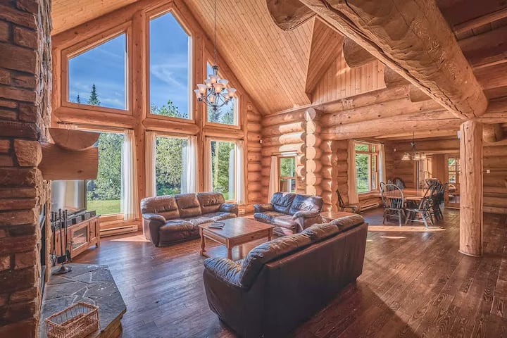 Log Home: Heated Pool, Hot Tub And Lake Access - Saint-Sauveur